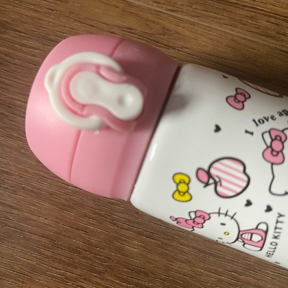 Hello Kitty | Dining | Only 2 Left Hello Kittynwt Medium Thermos | Poshmark